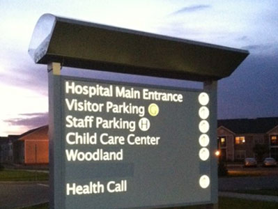 Solar Sign Lighting Solutions for Outdoor Navigation | ID Signsystems