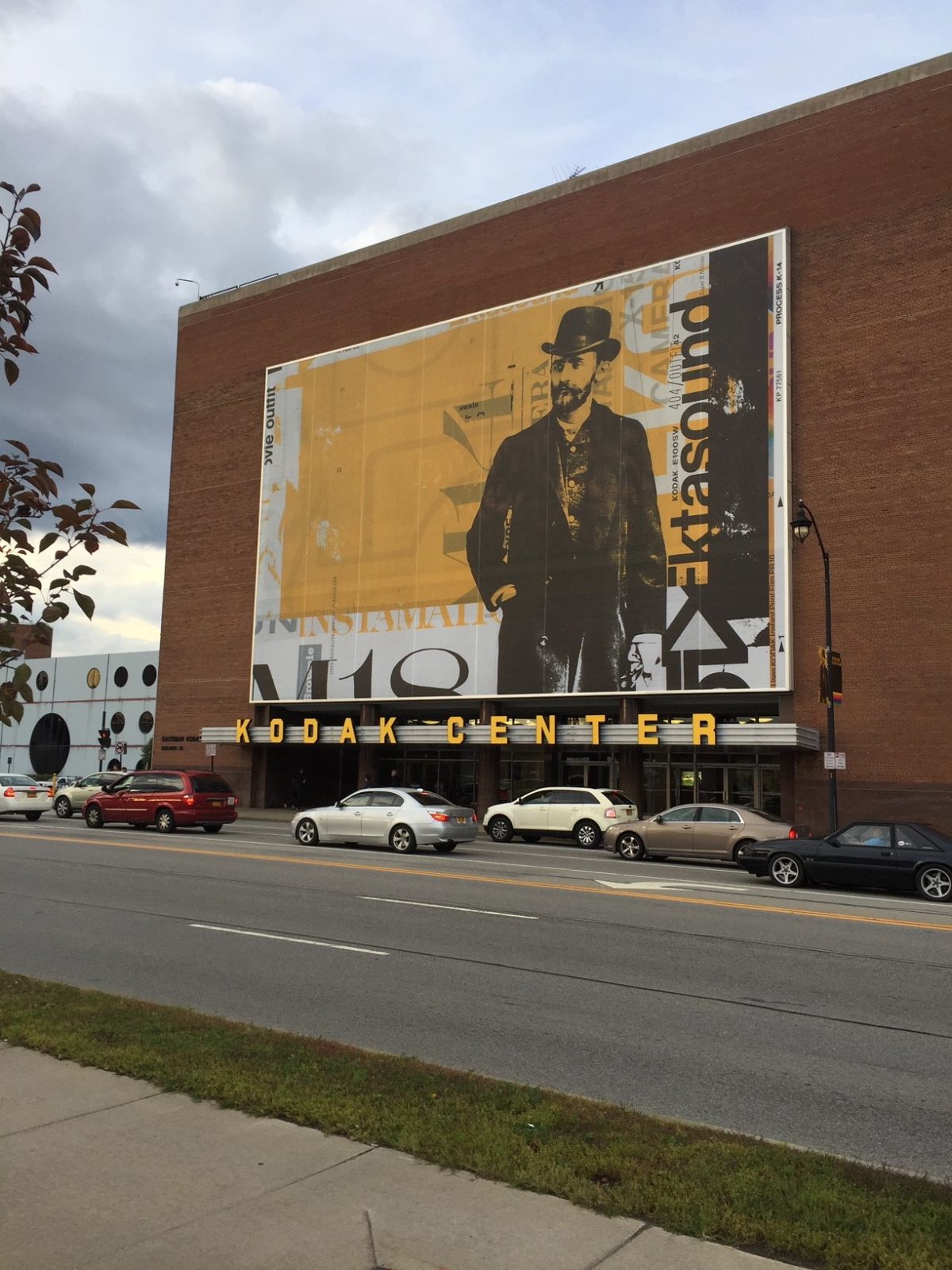 Urban Landmark: Kodak Center - ID Signsystems Design Facilitation